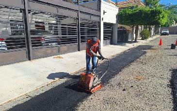 Repara Ayuntamiento Hermosillo vialidades en 12 colonias más
